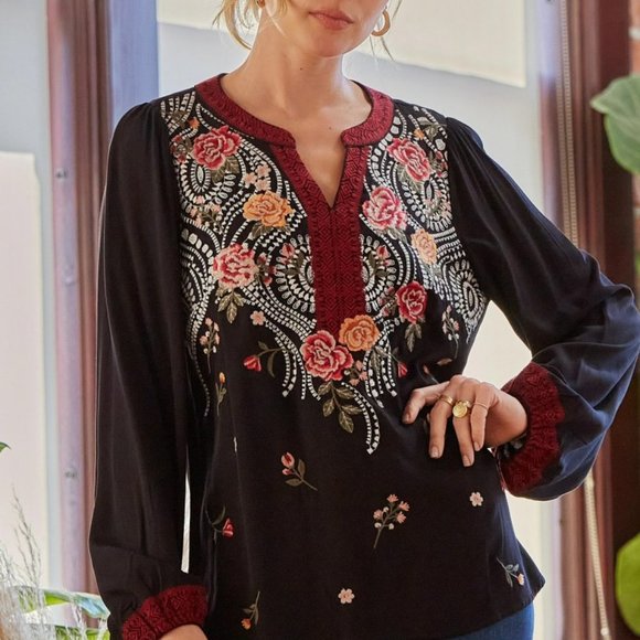 Savanna Jane | Tops | New Savanna Jane Black Embroidered Top With V ...